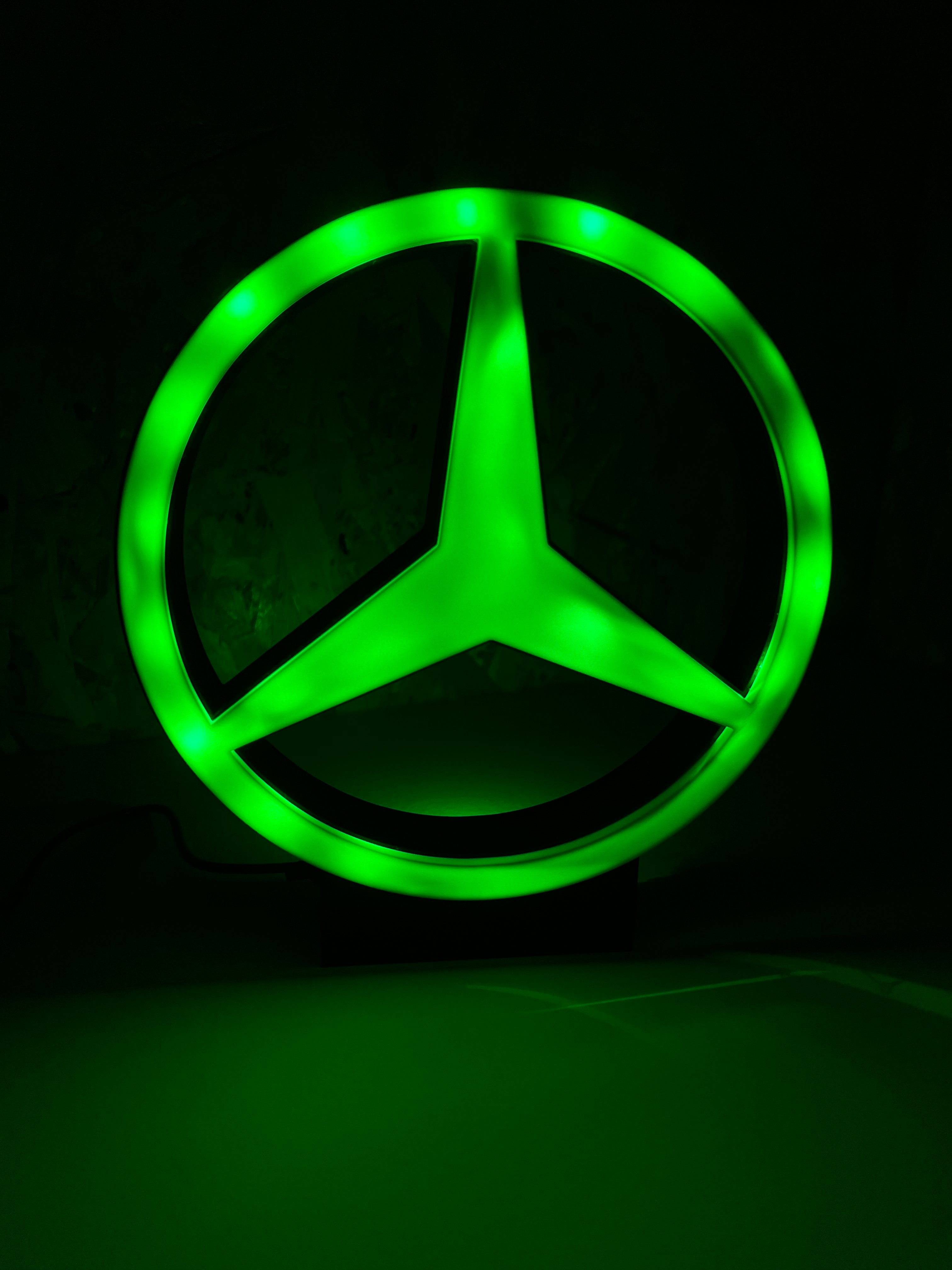 Mercedes Logo Lightbox - Morpheus